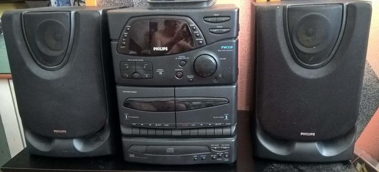 Philips FW 330 hifi mini system....radio...CD soitin...tuplakasetti ...