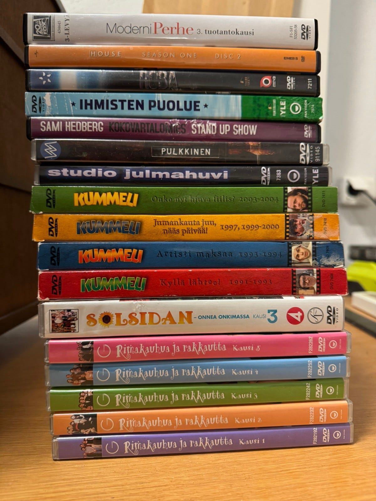 TV-sarjoja DVD:llä, mm. Kummeli, Pulkkinen, Rimakauhua ja rakkautta… | Tori