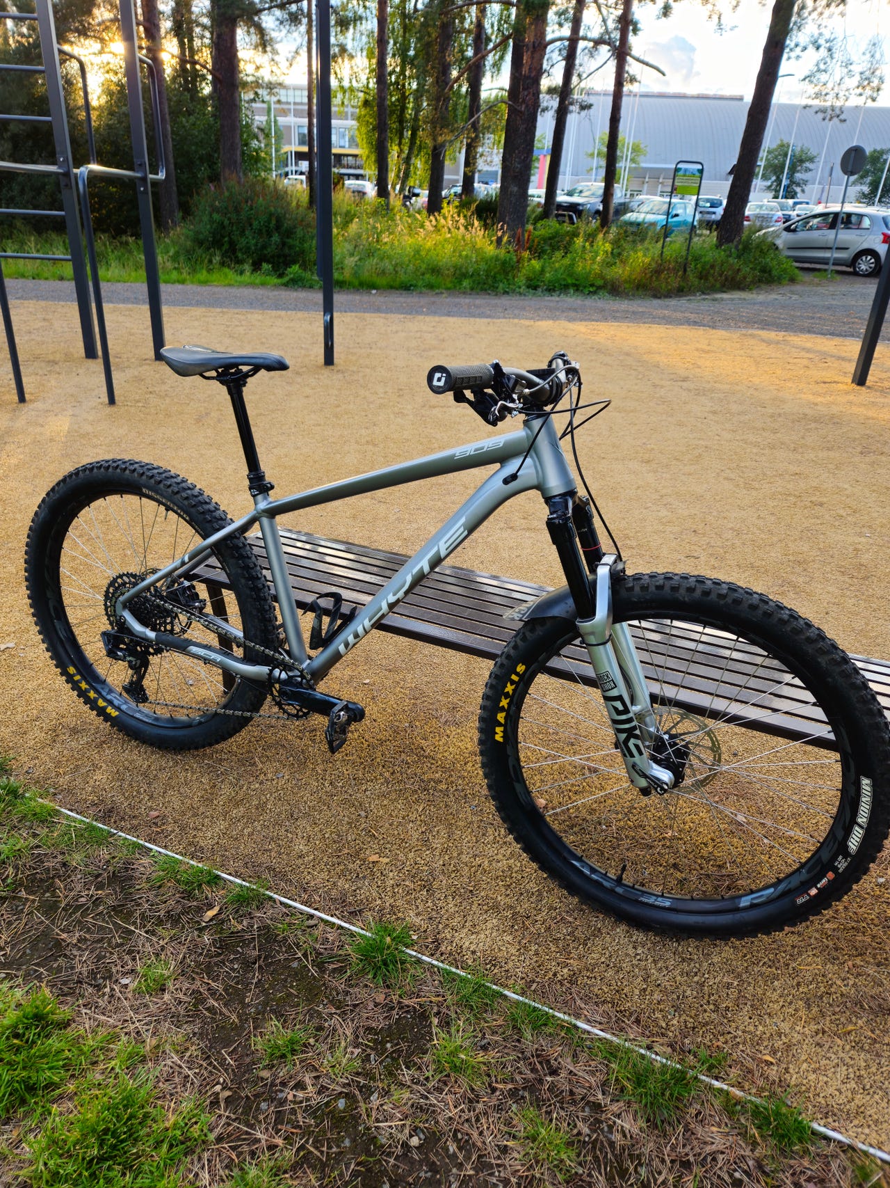 Whyte 909 enduro ht (M) + paljon päivitysosaa | Tori