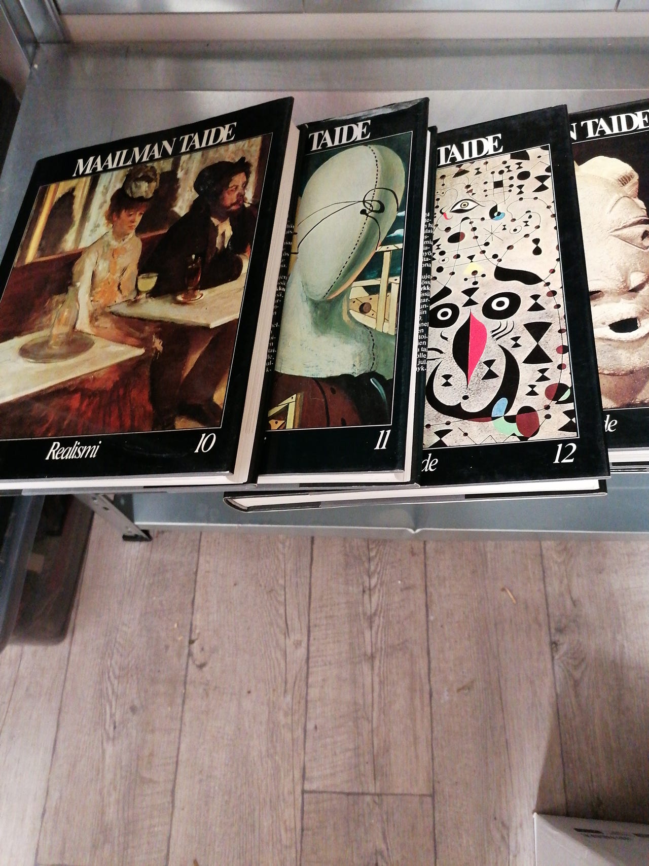 Maailman taide kirjat 7-12 | Tori