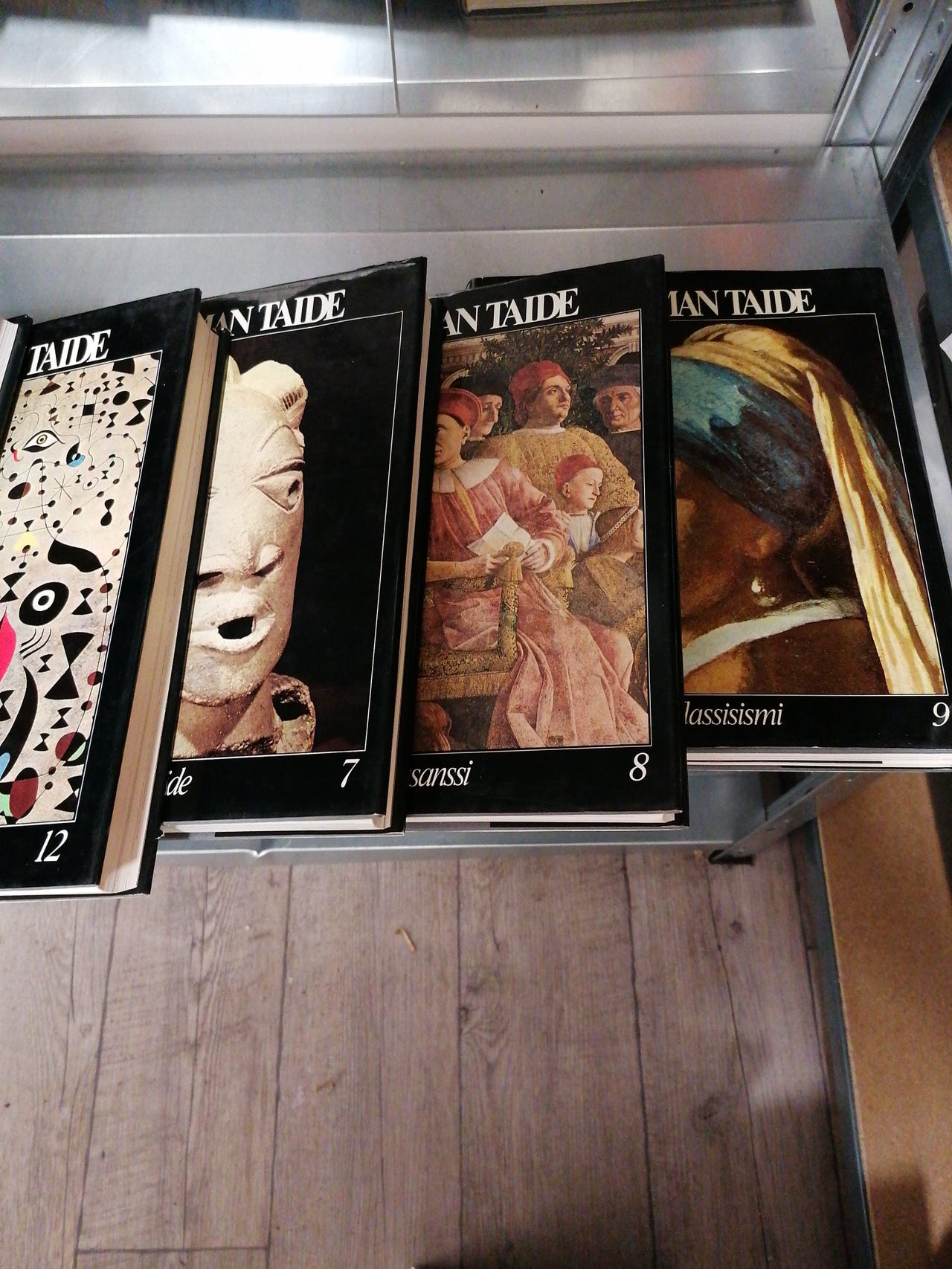 Maailman taide kirjat 7-12 | Tori