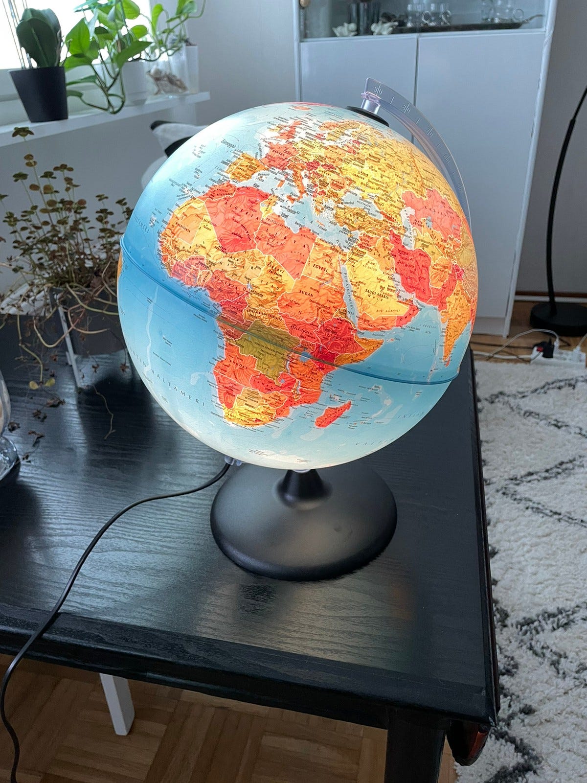 Karttapallo valolla | Tori