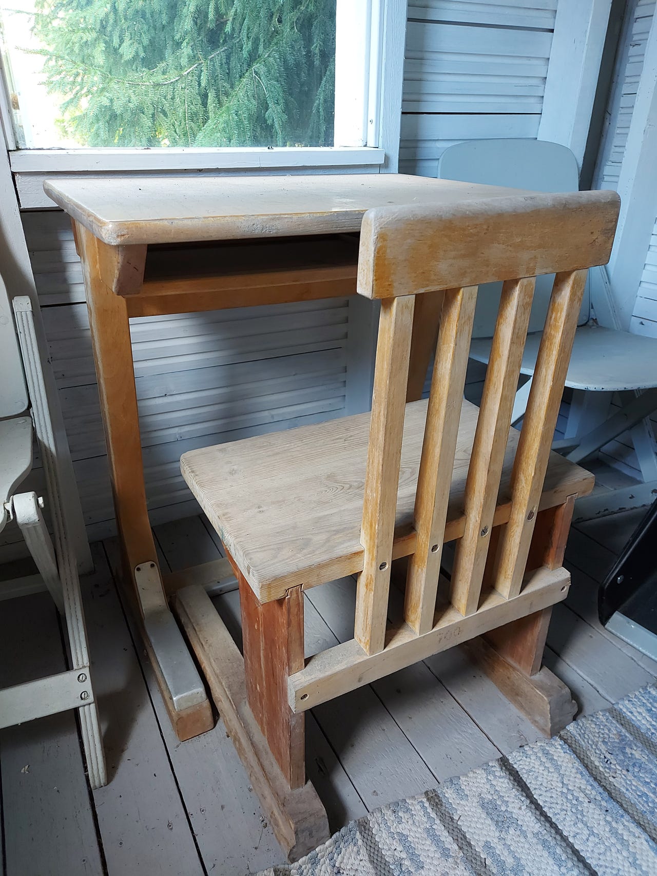 Vanha koulutuoli ja pulpetti | Tori