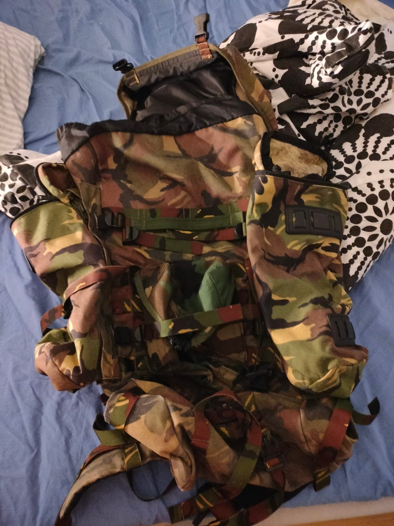 Hollantilainen "Lowe Alpine Sting" rinkka, DPM, | Tori