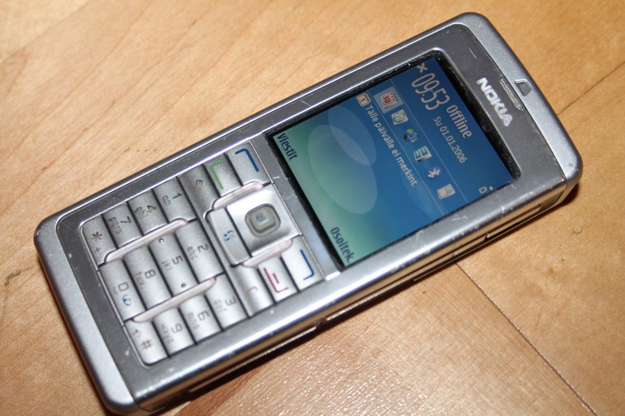 Nokia E60 puhelin matkapuhelin matka puhelin kännykkä | Tori