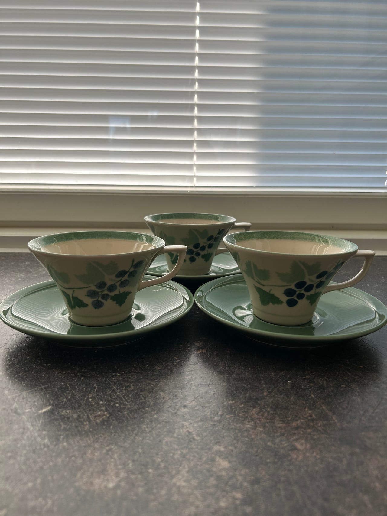 Pentik Viinimarja kahvikuppeja + tasseja | Tori