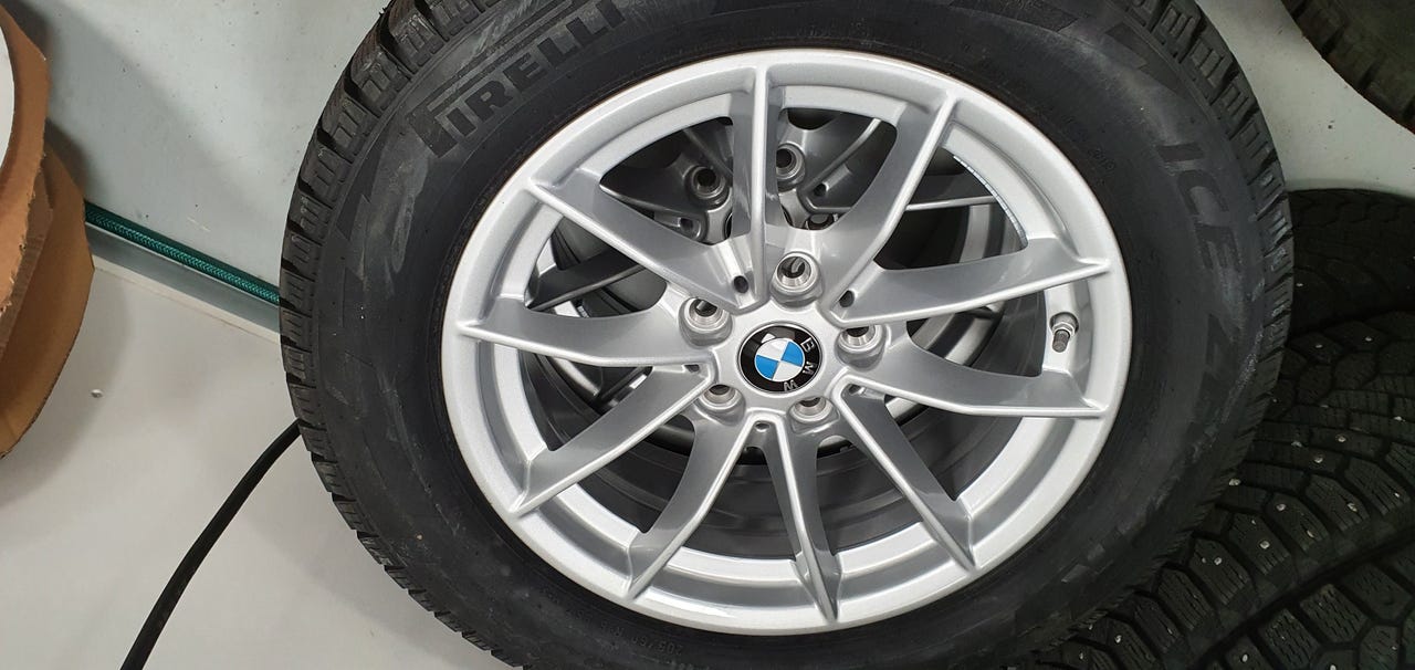 BMW 3-sarja G20 16" uusi Original kitkapyöräpaketti | Tori