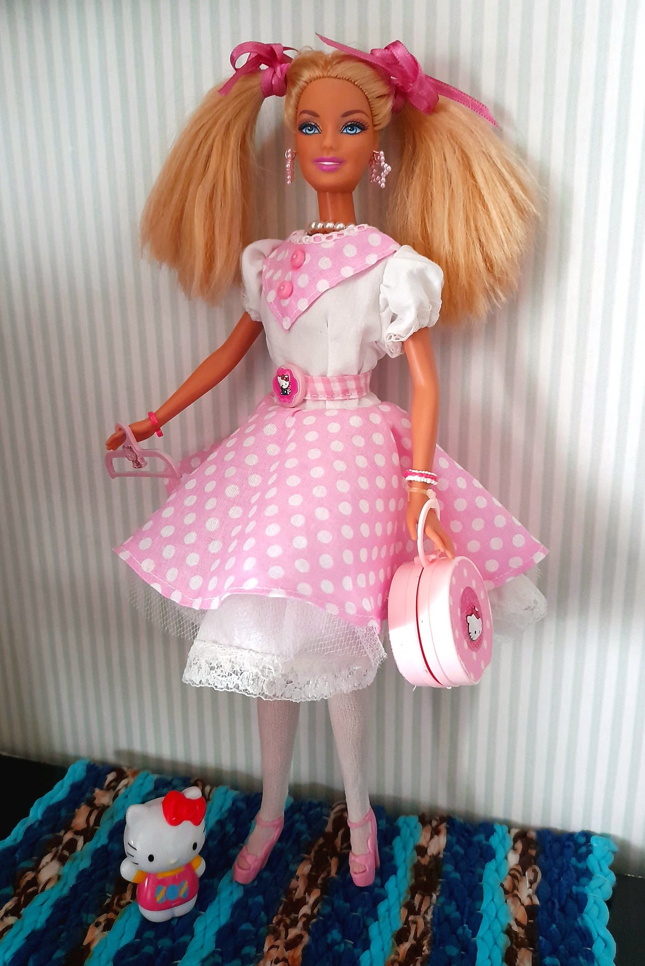 Hello kitty Barbie | Tori