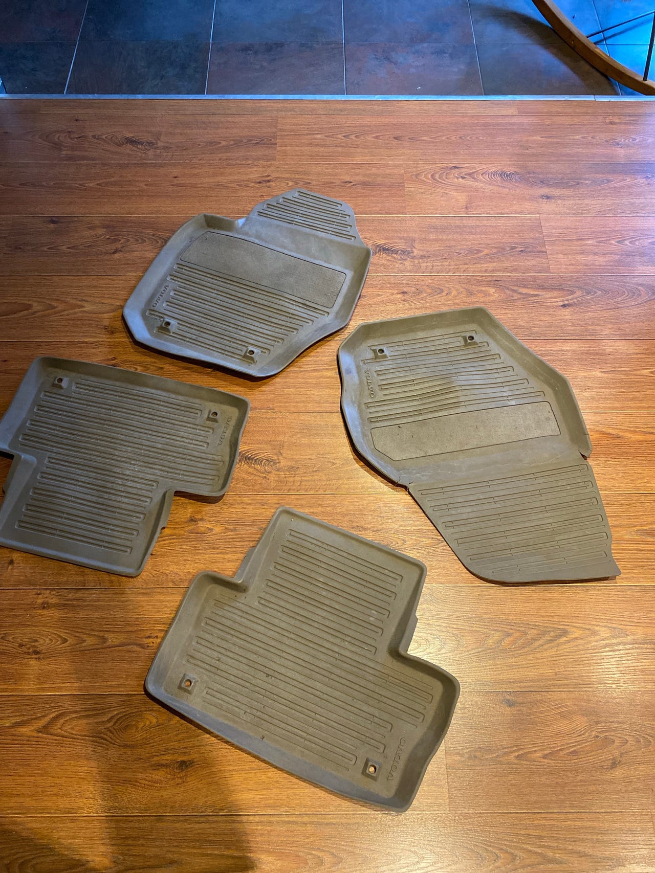 Volvo xc60 kumimatto 2010 | Tori