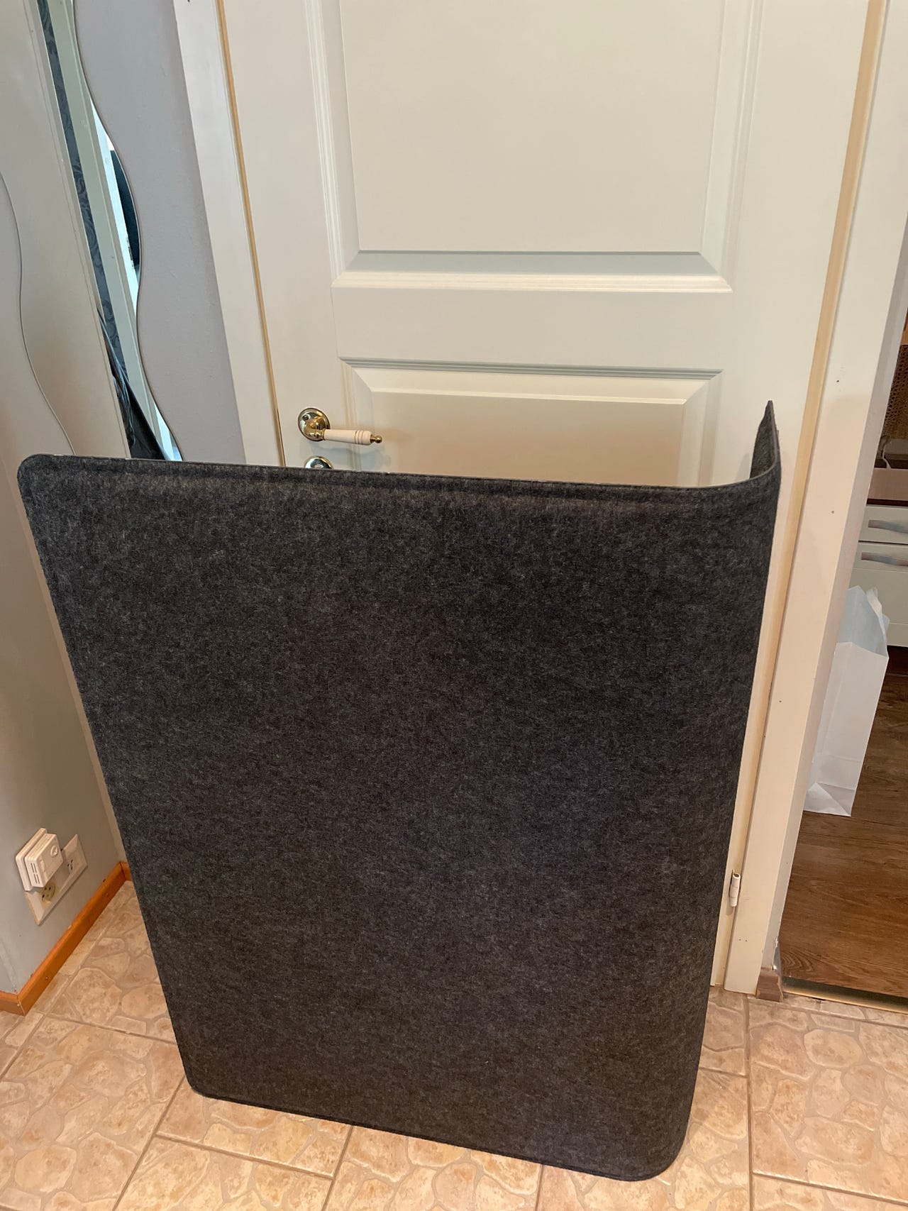 Tilanjakaja/ sermi/ seinäke toimistoon | Tori