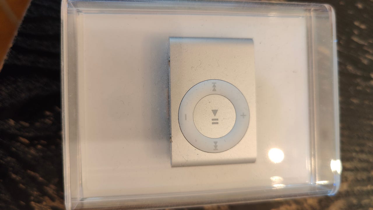 iPod shuffle 1gb | Tori