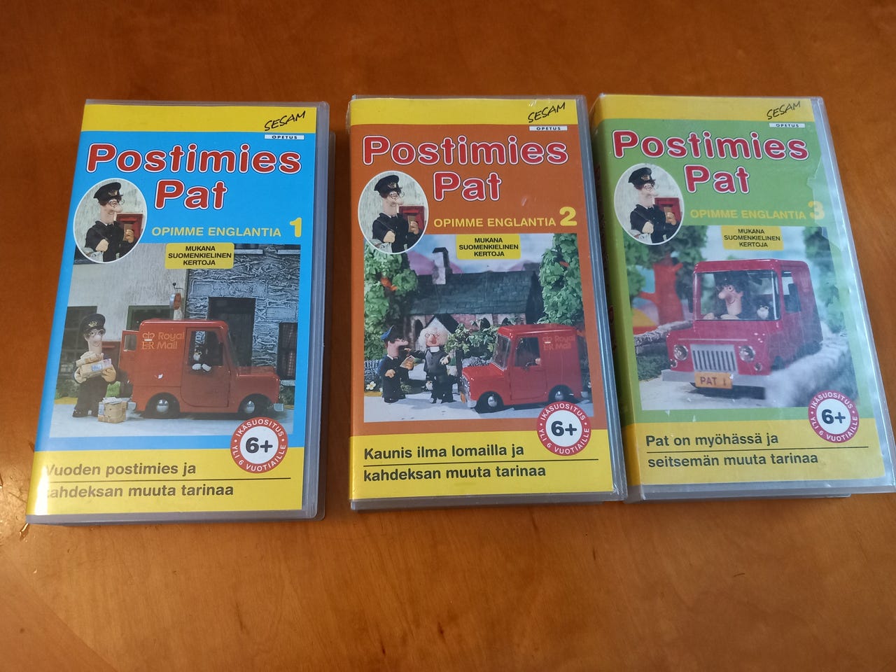 Postimies Pat – opimme englantia - 3 VHS-kasettia | Tori
