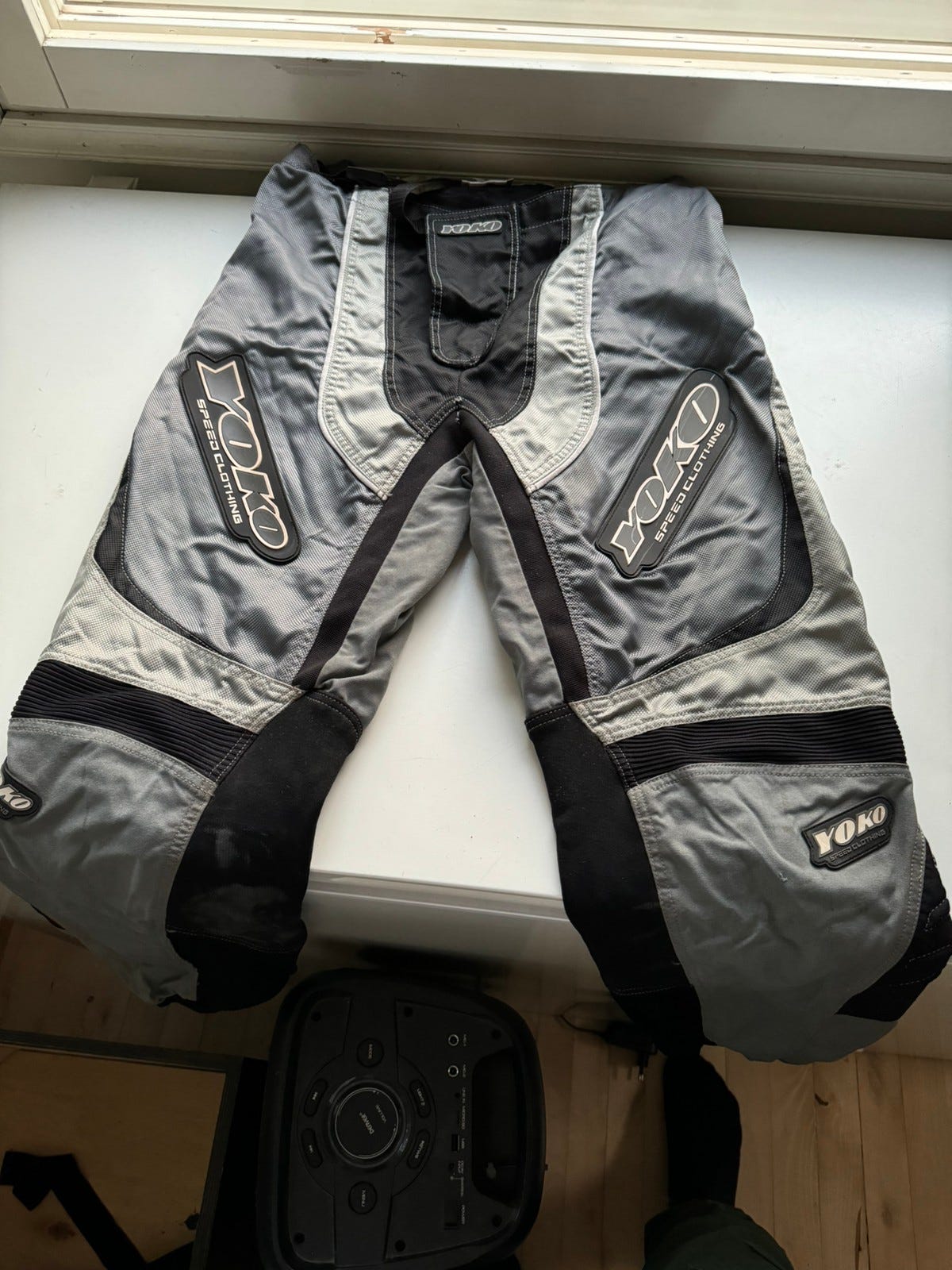 Crossi housuja ja paitoja | Tori