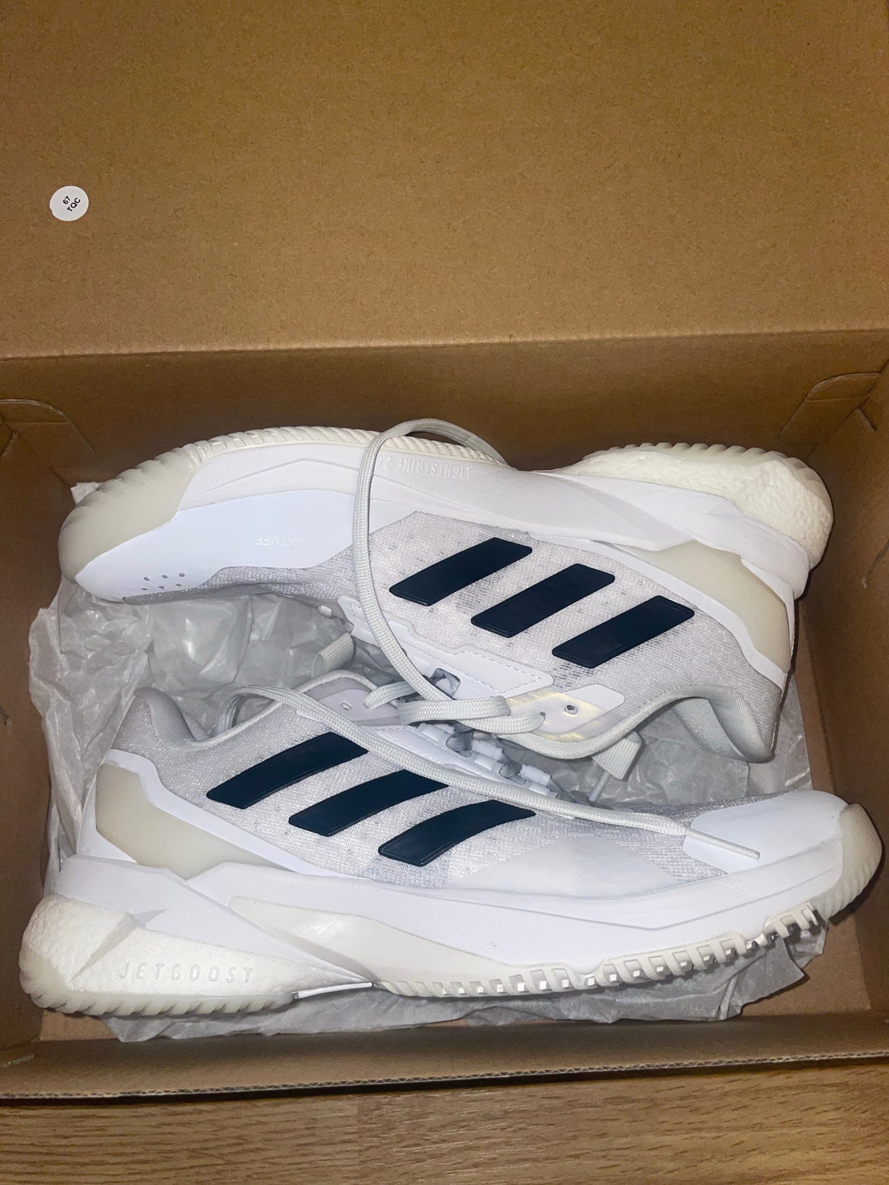 Adidas sisäpelikengät (38 2/3) (uudet) | Tori