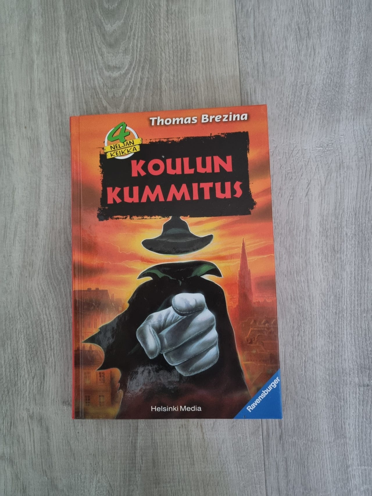 Koulun kummitus kirja | Tori