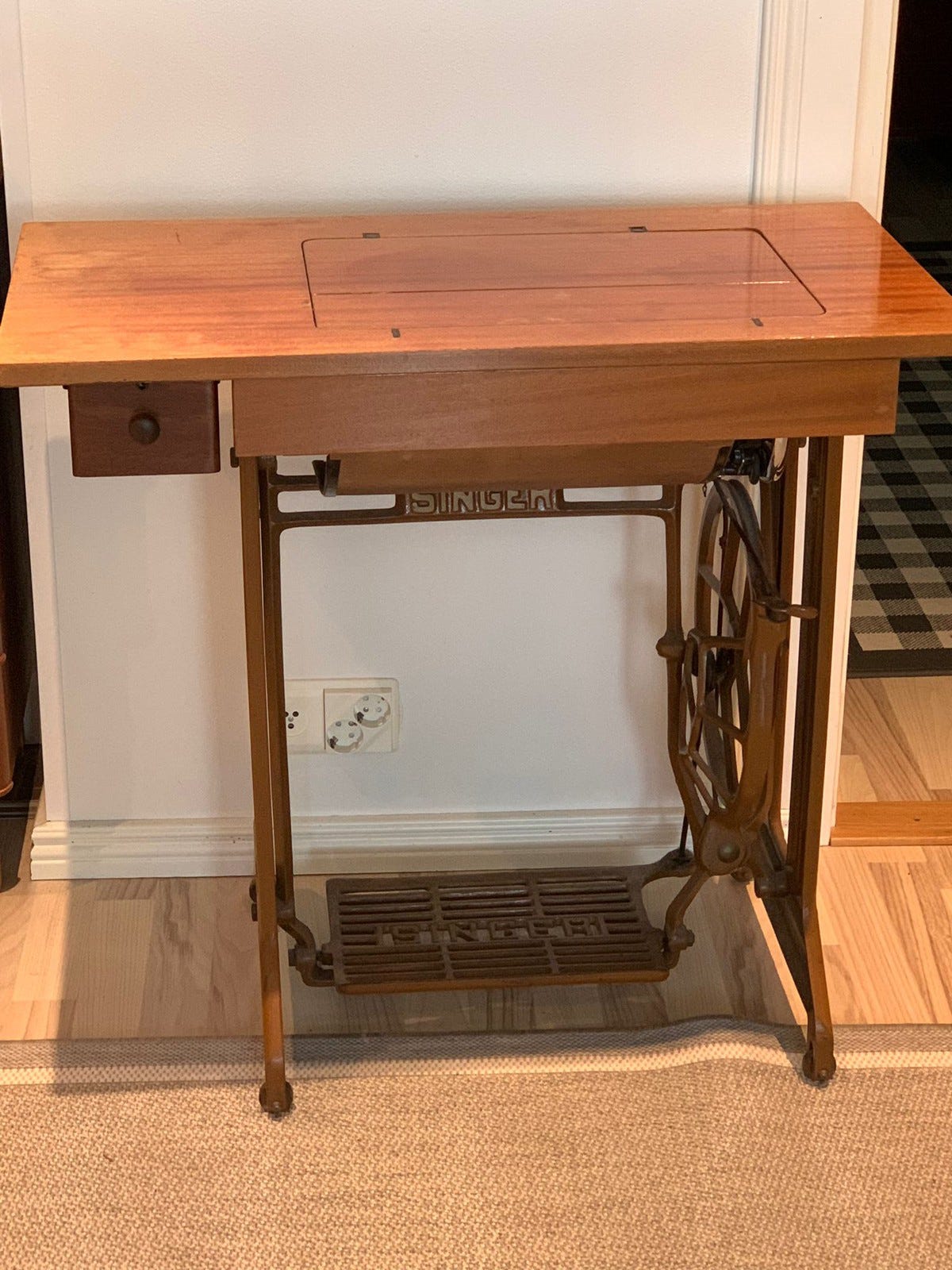 Vanha polku-SINGER-ompelukone | Tori