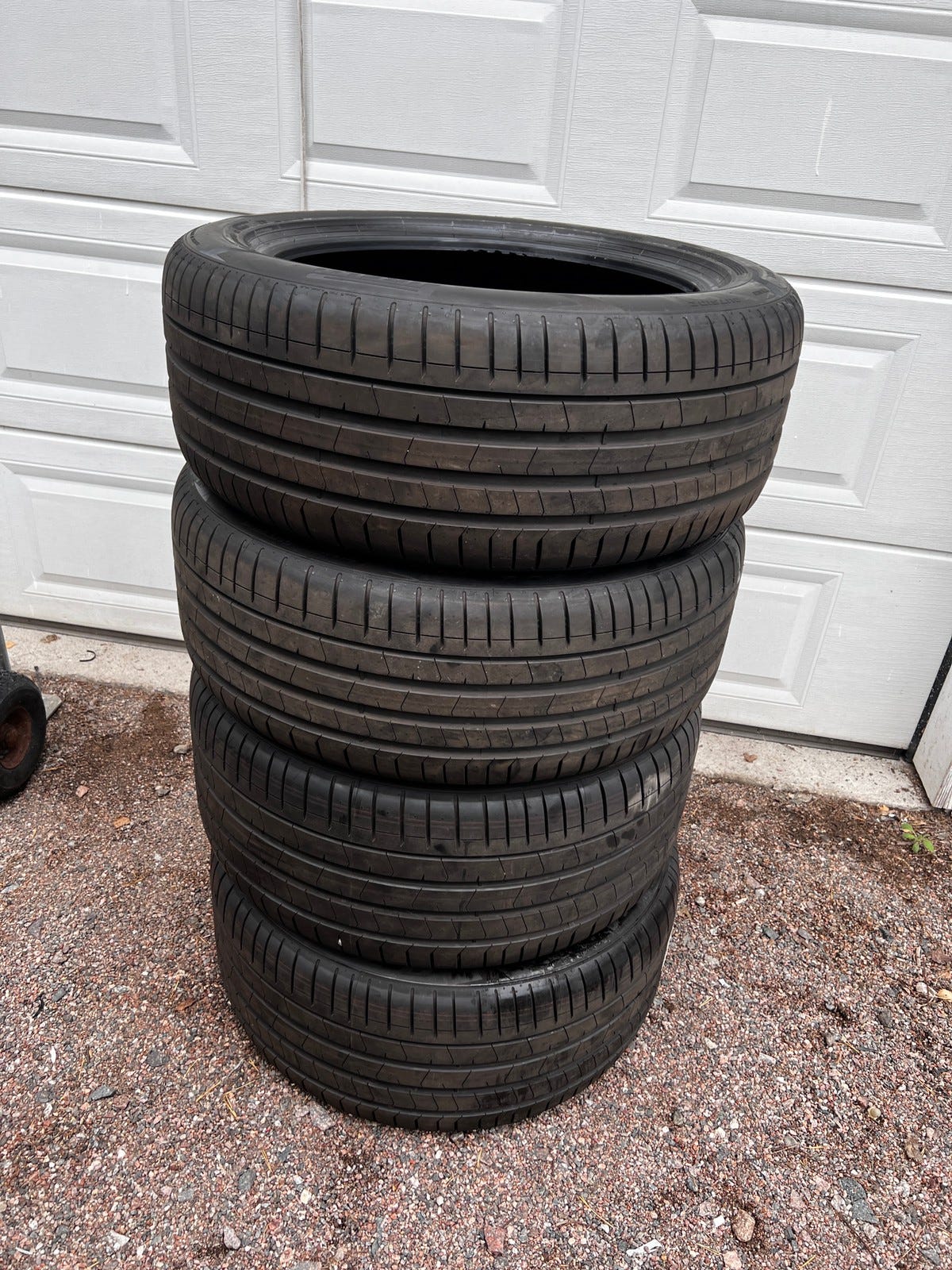 Pirelli 305/40r20 ja 275/45r20 kesärenkaat | Tori
