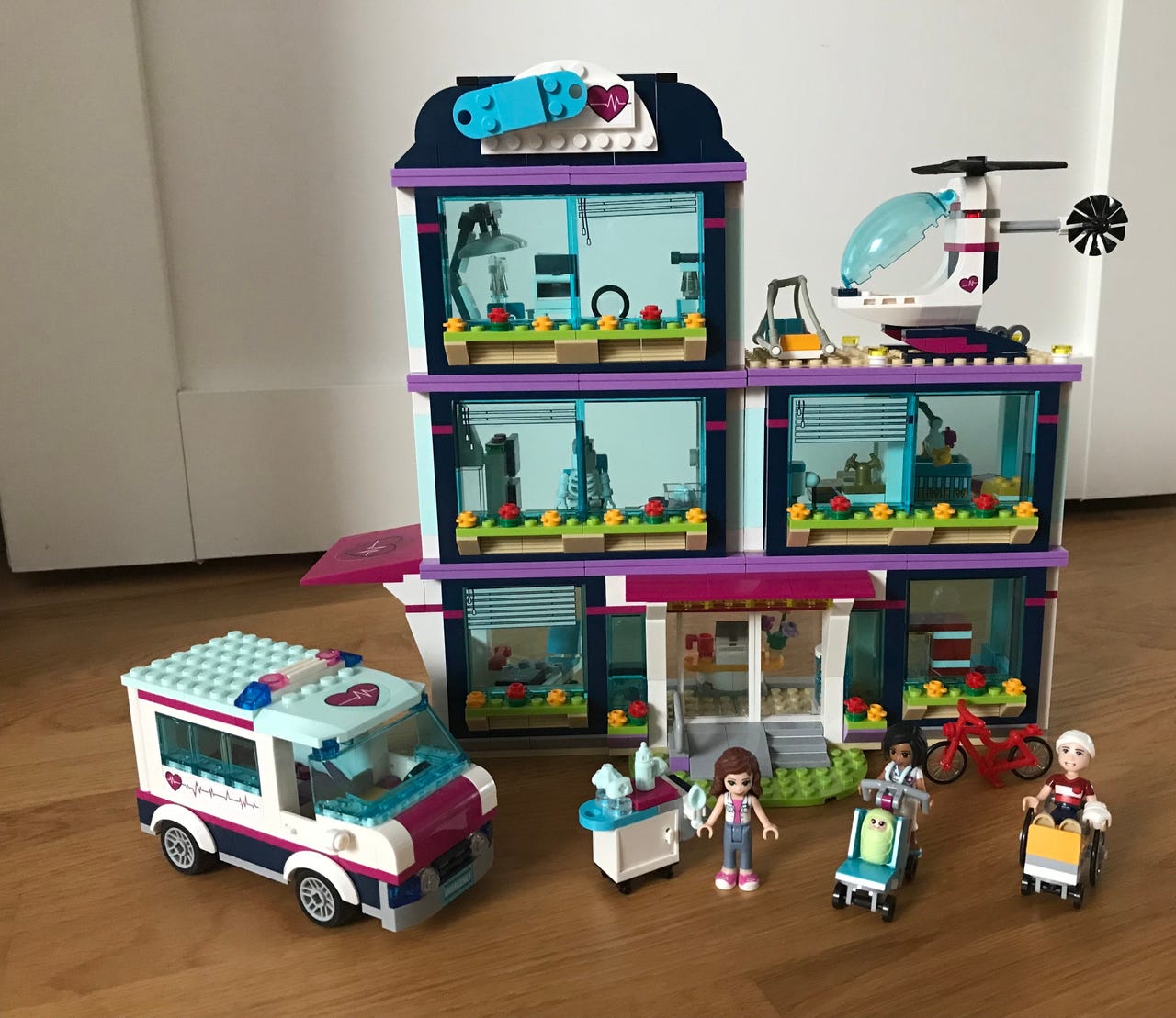 Lego Friends 41318 heartlaken sairaala | Tori