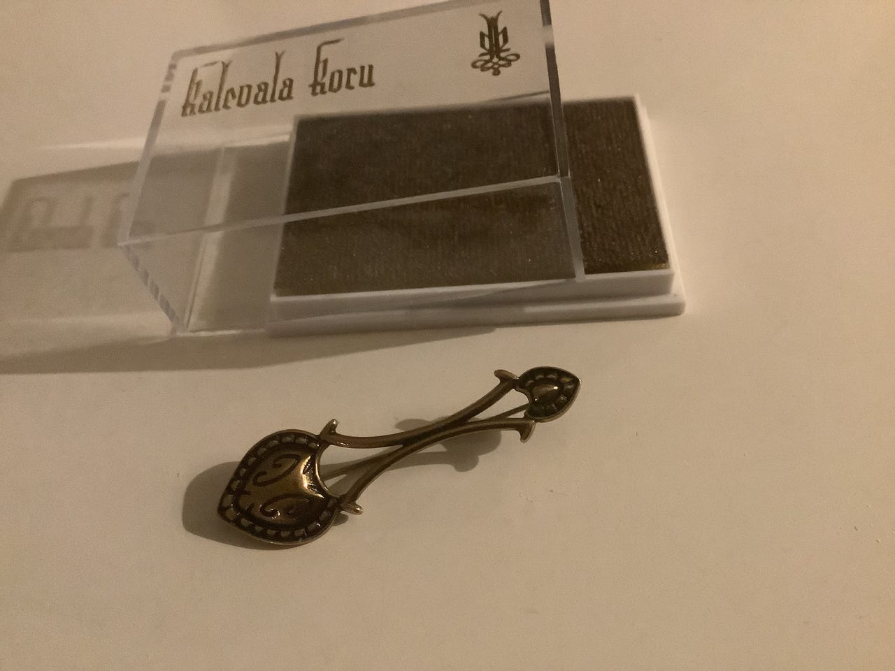 Kalevala Korun Helinä-rintaneula | Tori