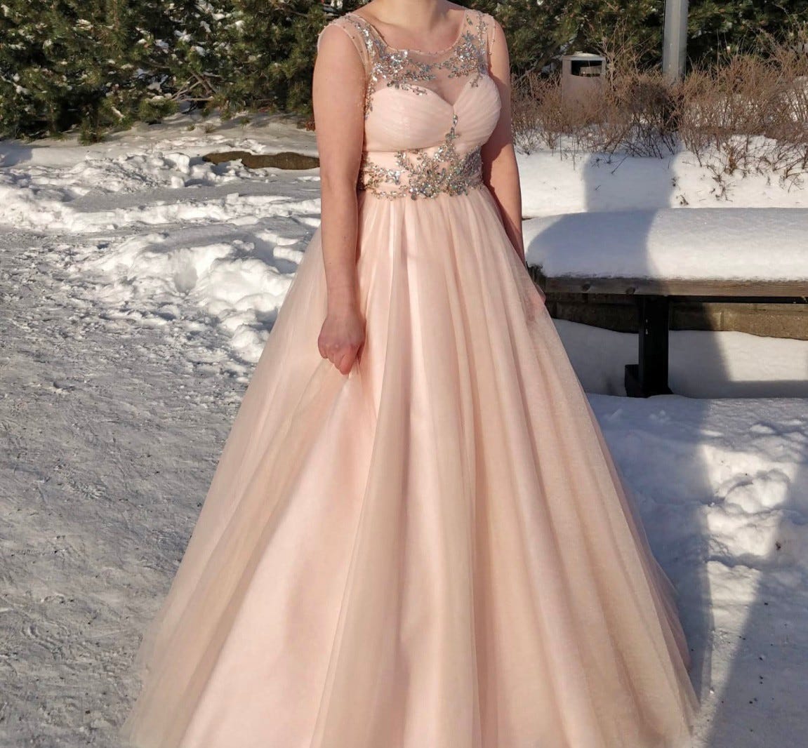 Vanhojentanssimekko ja kengät | Tori