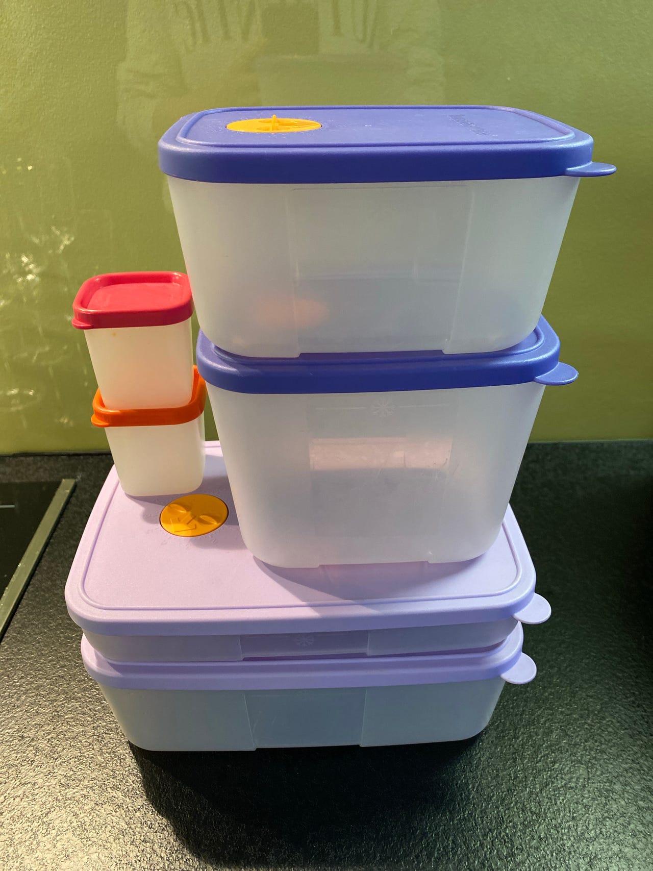 Myydään Tupperware-säilytyssetti | Tori