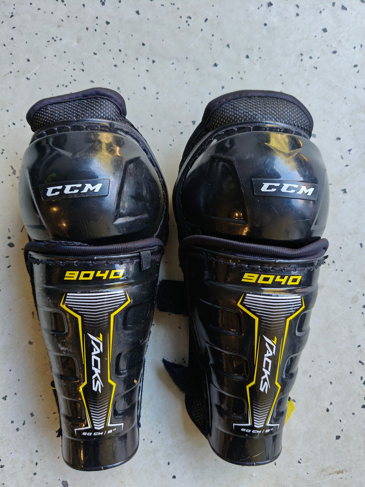 CCM Tacks 9040 lasten polvisuojat | Tori