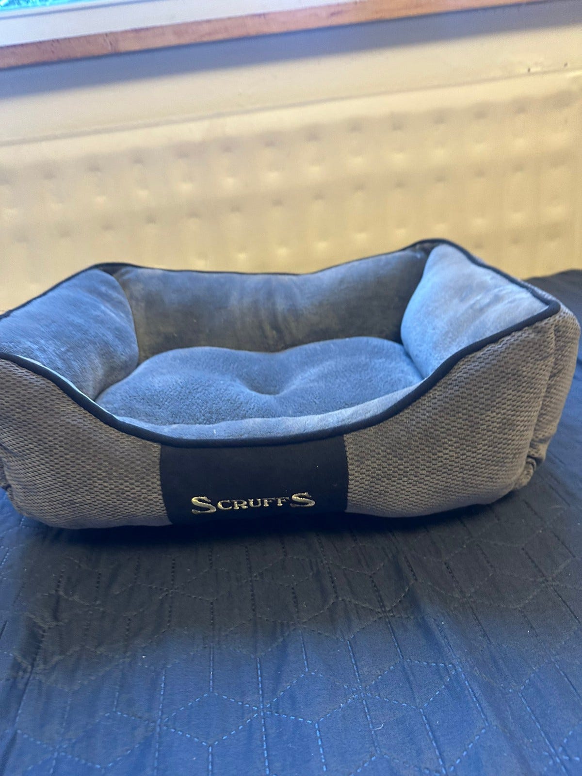 Scruffs Chester Box Bed (S) – Koiranpeti 50x40cm | Tori