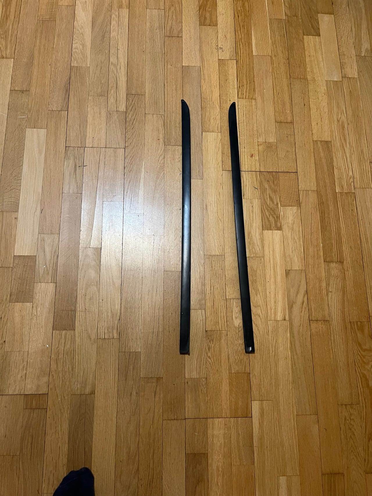 BMW E60/61 tuulilasin sivulistat | Tori