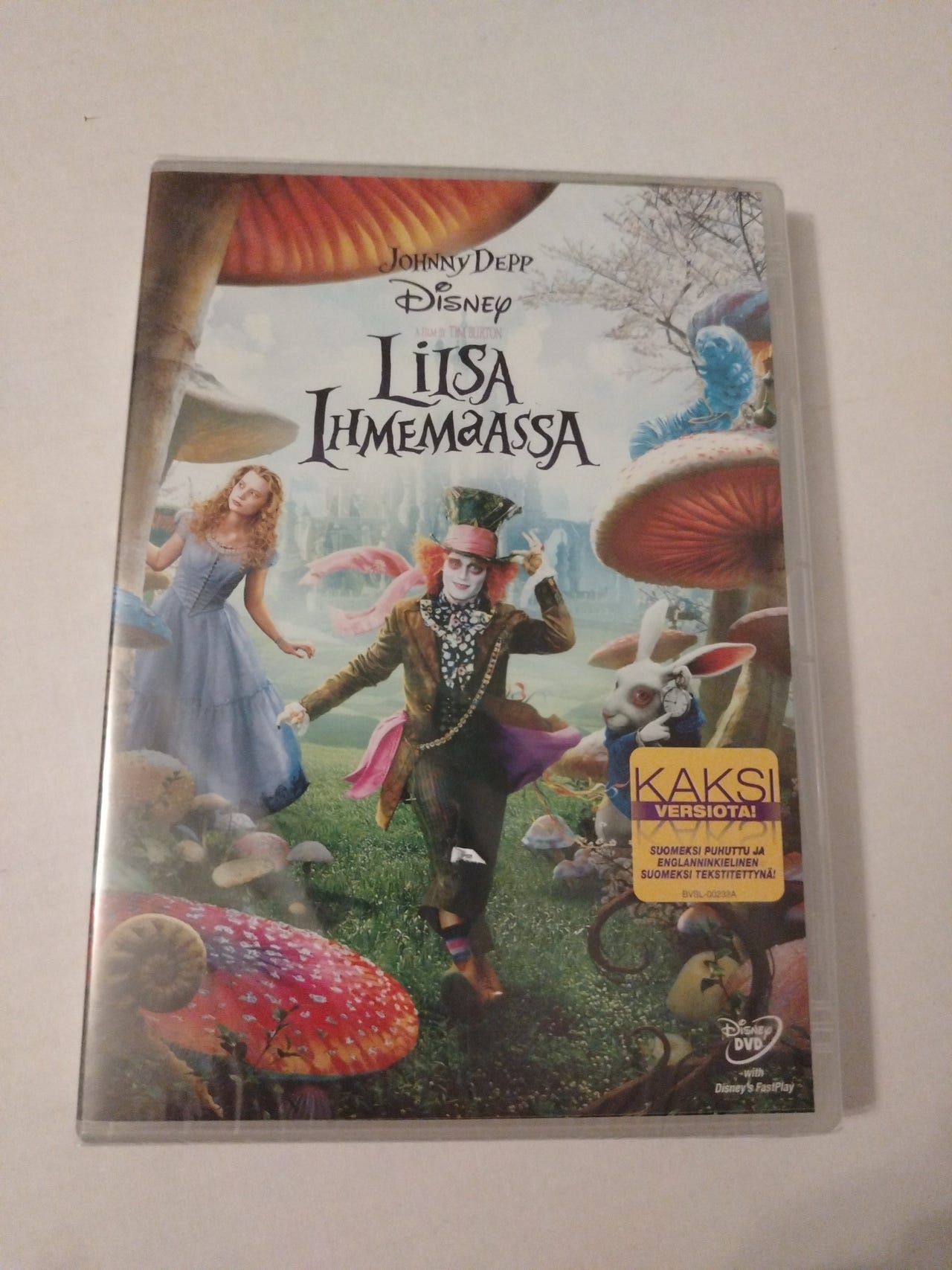 Tim Burton: Liisa Ihmemaassa | Tori