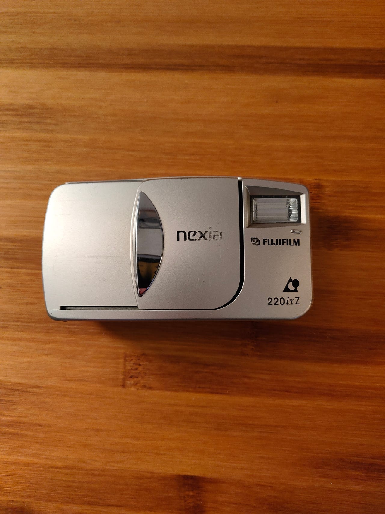 Fujifilm Nexia 220 ixZ filmikamera | Tori