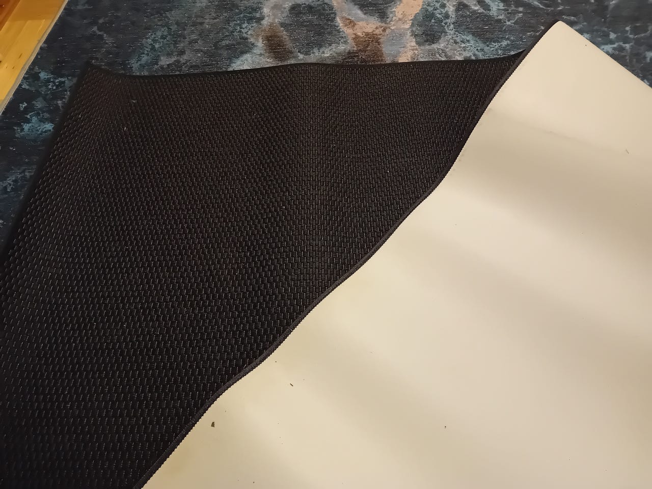 Musta matto koko 134cm/198cm | Tori