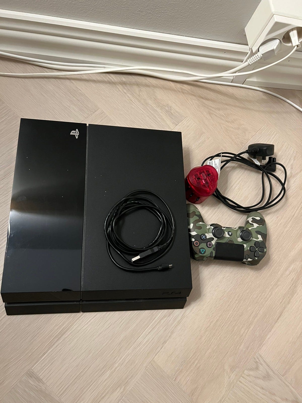 PS4 + 1 ohjain ja peli | Tori