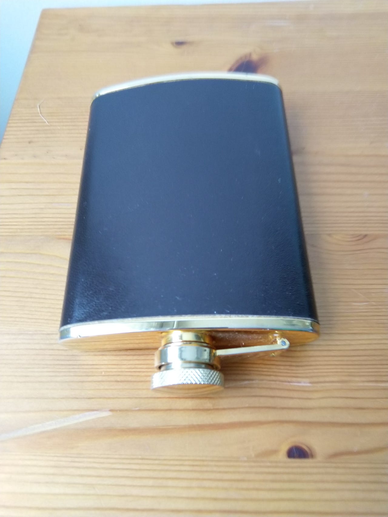 Nahkapäällysteinen käyttämätön taskumatti | Tori