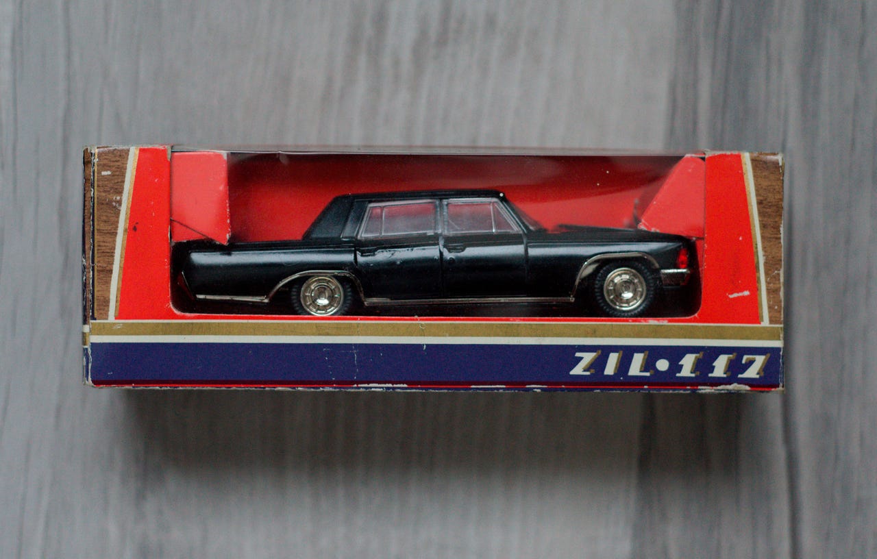 Saratov ZIL-117 pienoismalli 1:43 | Tori