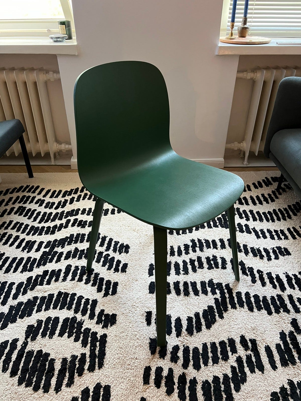 Muuto Visu tuoli, puujalat, tummanvihreä | Tori