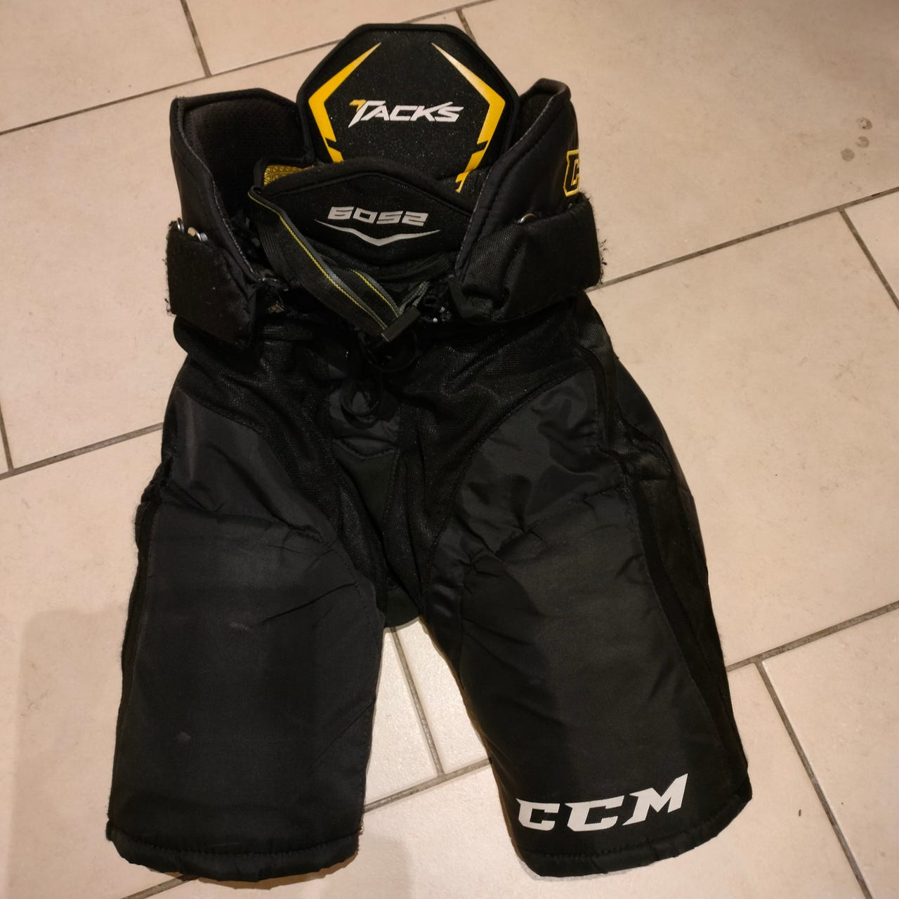 CCM Tacks 6052 jääkiekkohousut | Tori