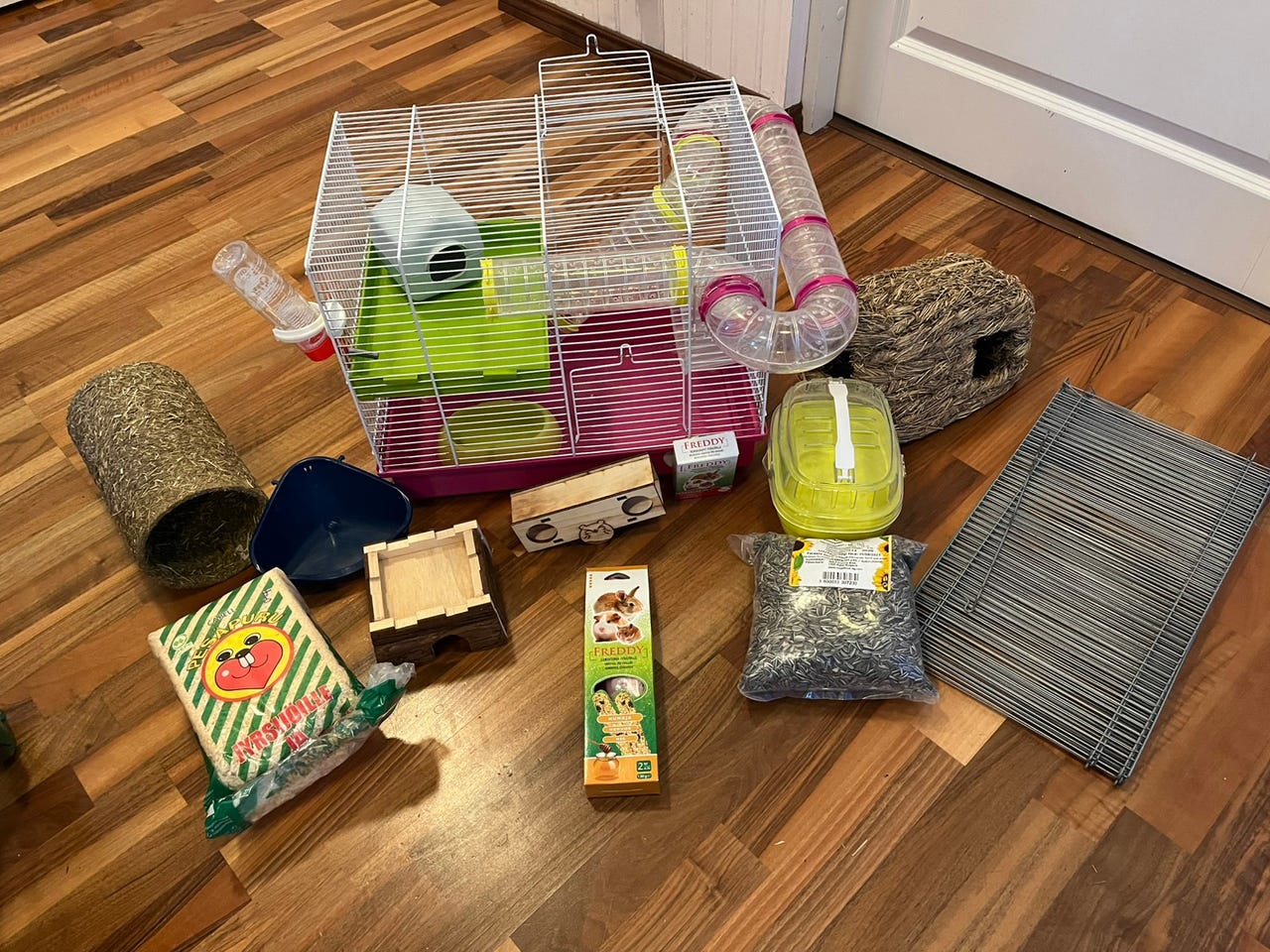 Hamsterin häkki ja tarvikkeita | Tori