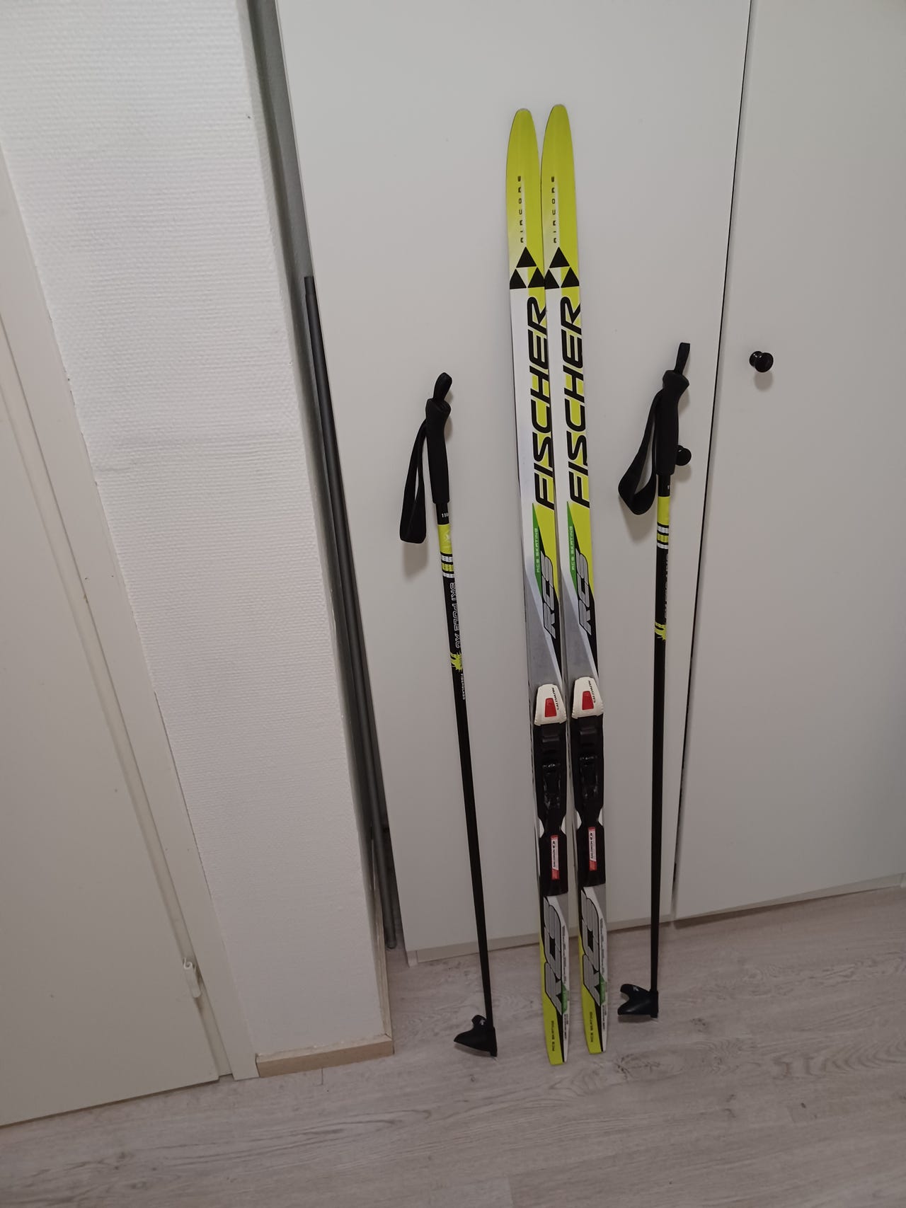 Fischer Luistelusukset SNS pilot 142cm, sauvat 110cm | Tori