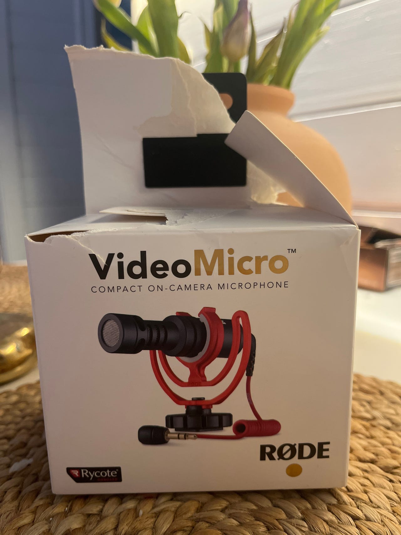 Røde VideoMicro- videomikrofoni + tuulisuoja | Tori