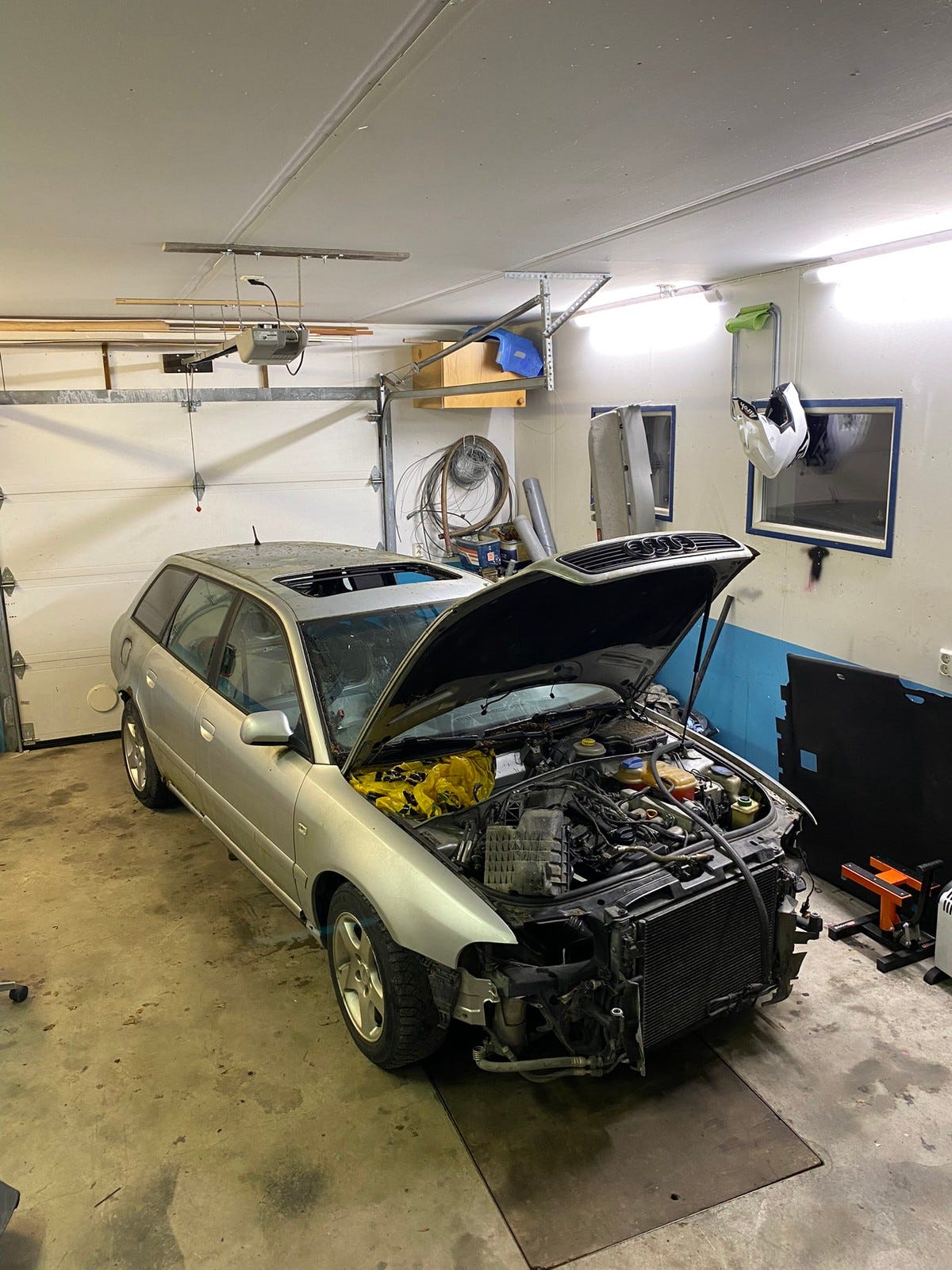 Audi A4 B5 lattiamatto | Tori