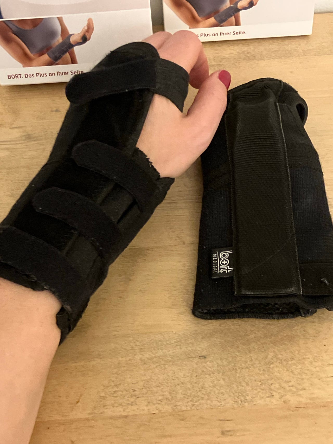 Rannetuet alumiinisilla lastalla (oikea ja vasen käsi) | Tori