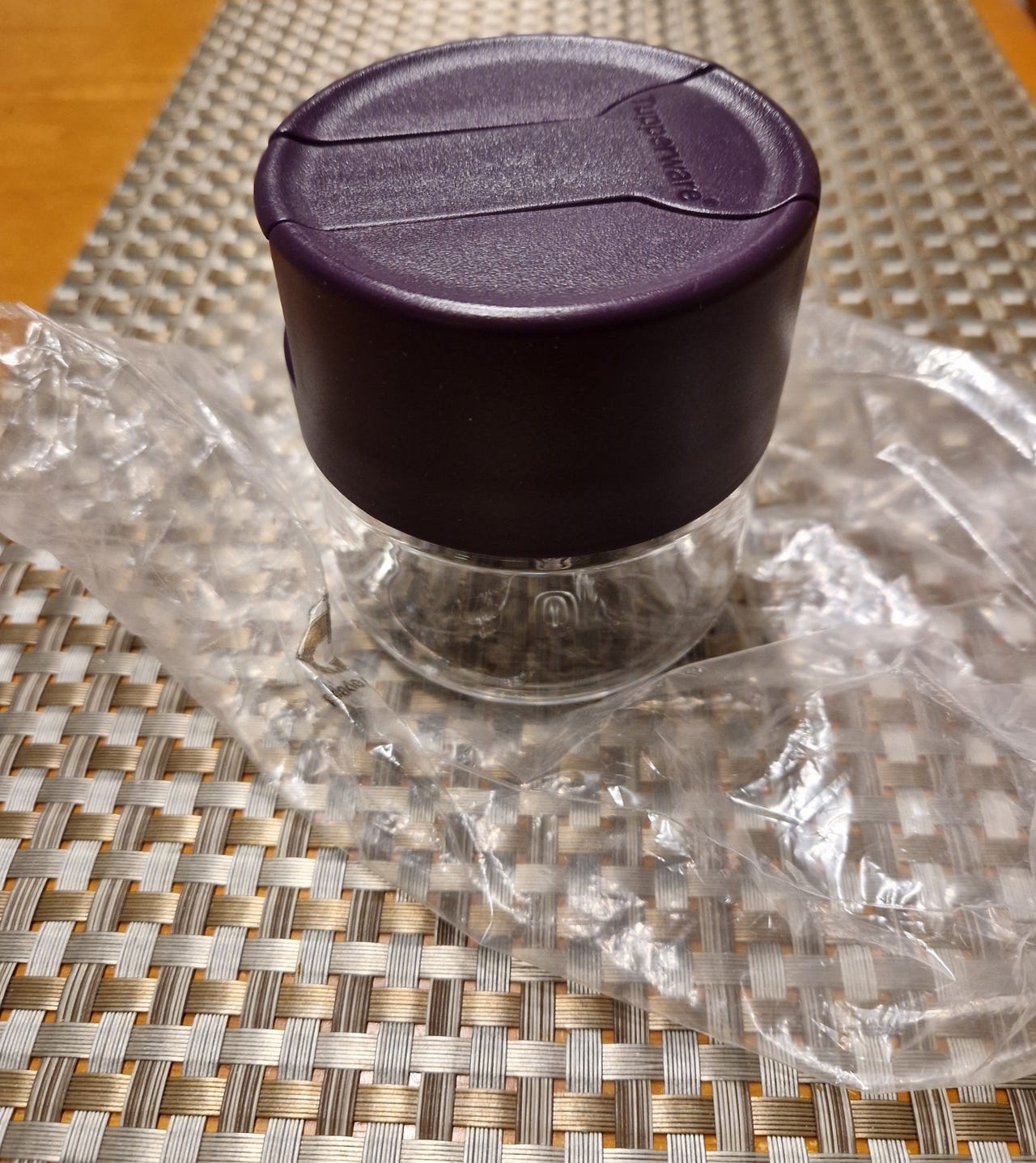 Tupperware Condiserve | Tori