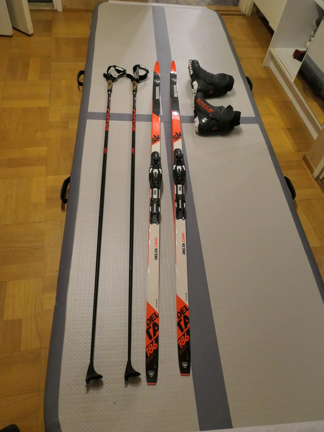 Sukset, monot ja sauvat | Tori