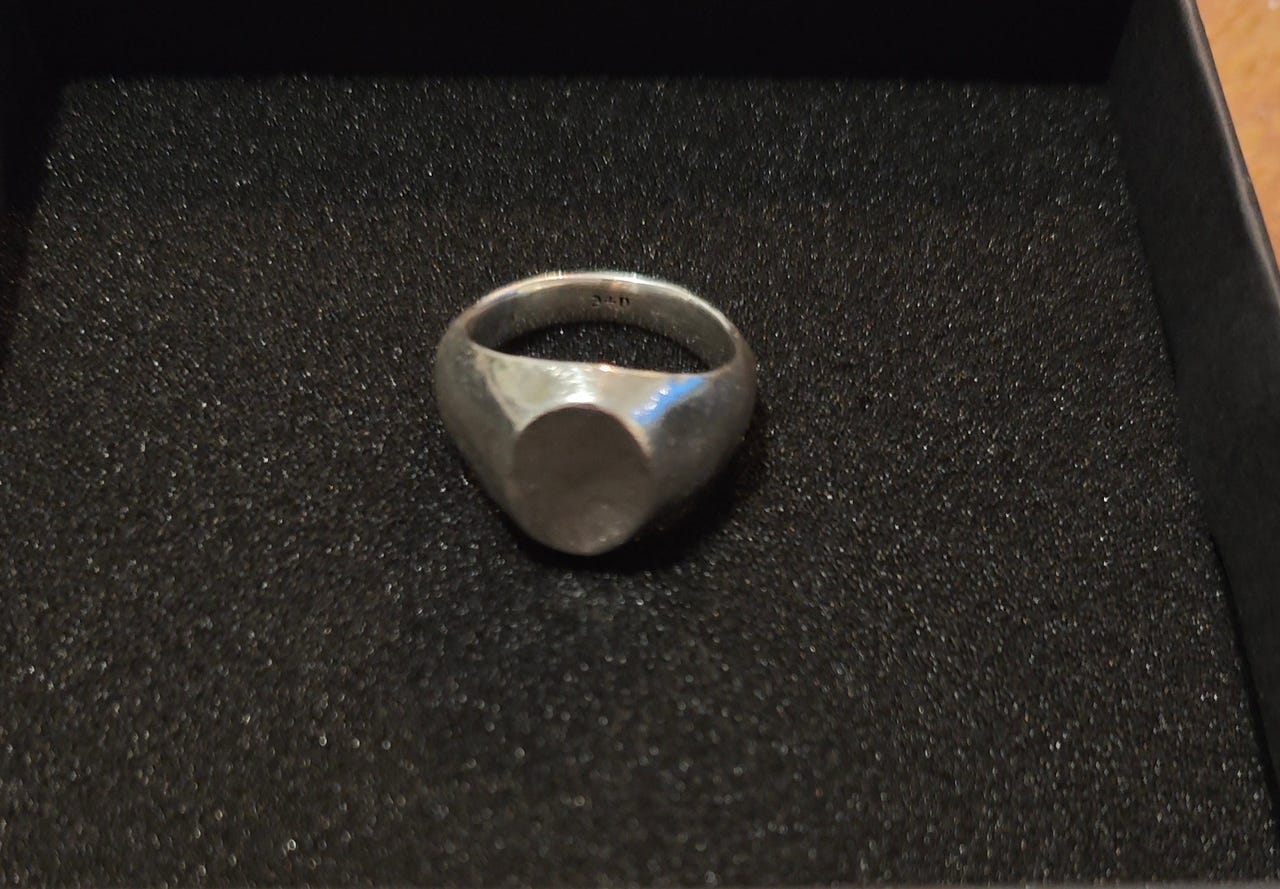A+E Ode signet ring koko 21 | Tori