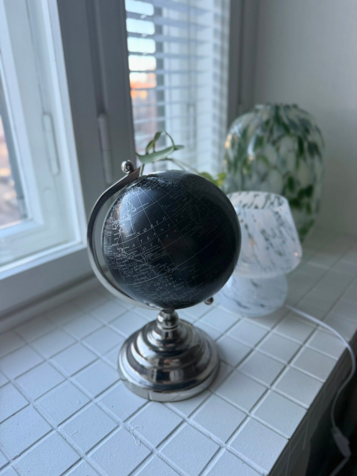 Sisustus maapallo / karttapallo | Tori
