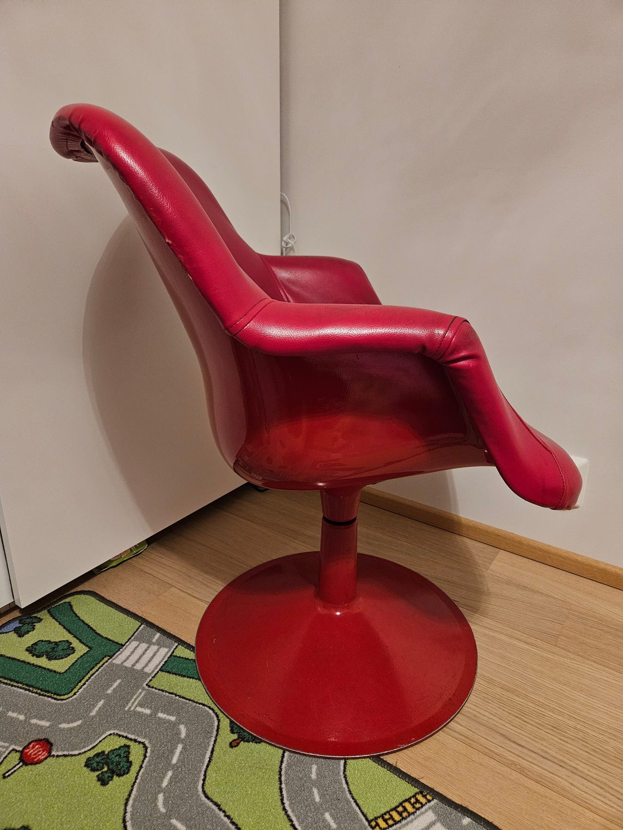 Yrjö Kukkapuron punaiset Junior tuolit 4 kpl | Tori