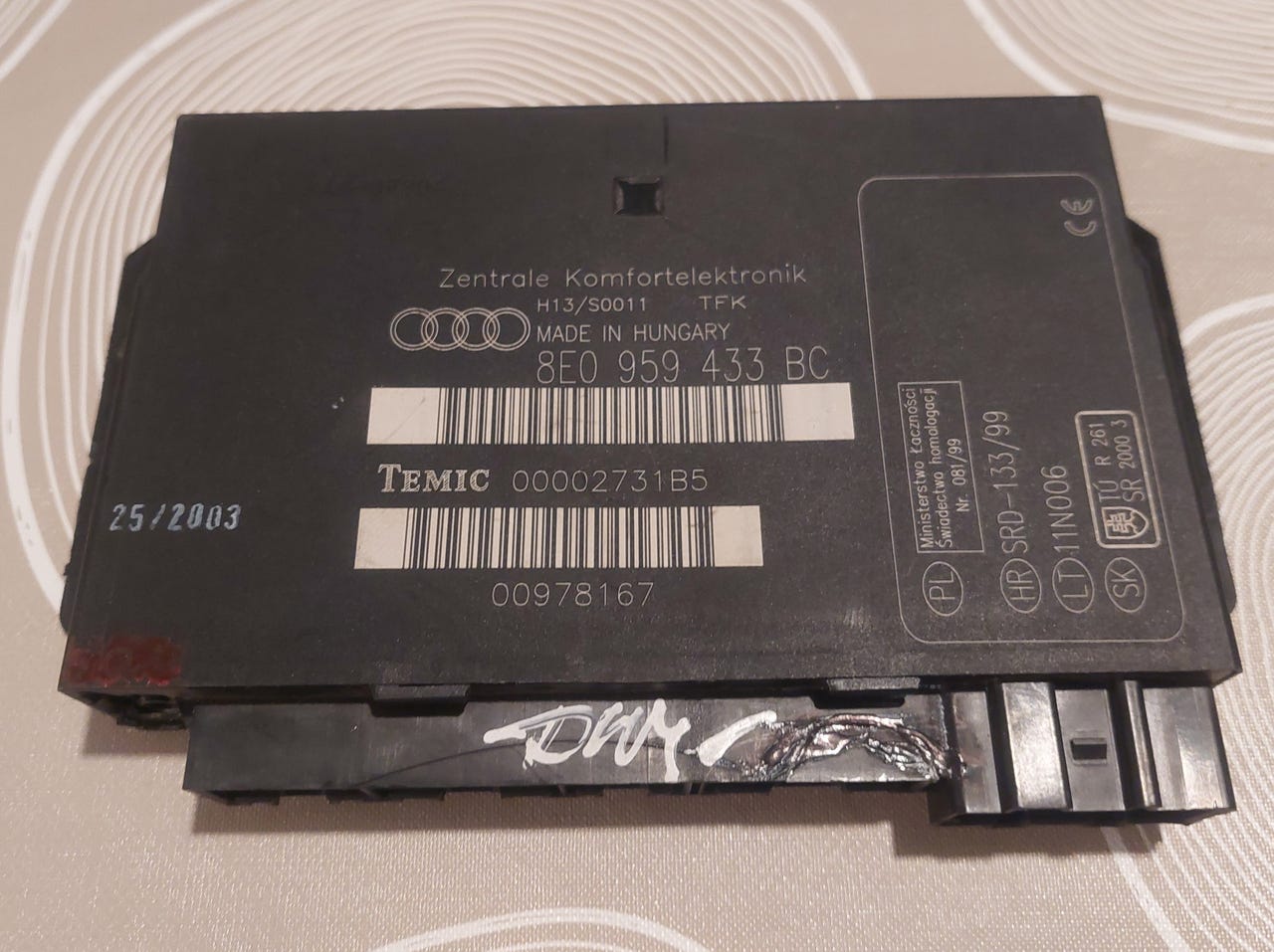 Audi A4 B6/B7 CCM boksi (mukavuusboksi) | Tori