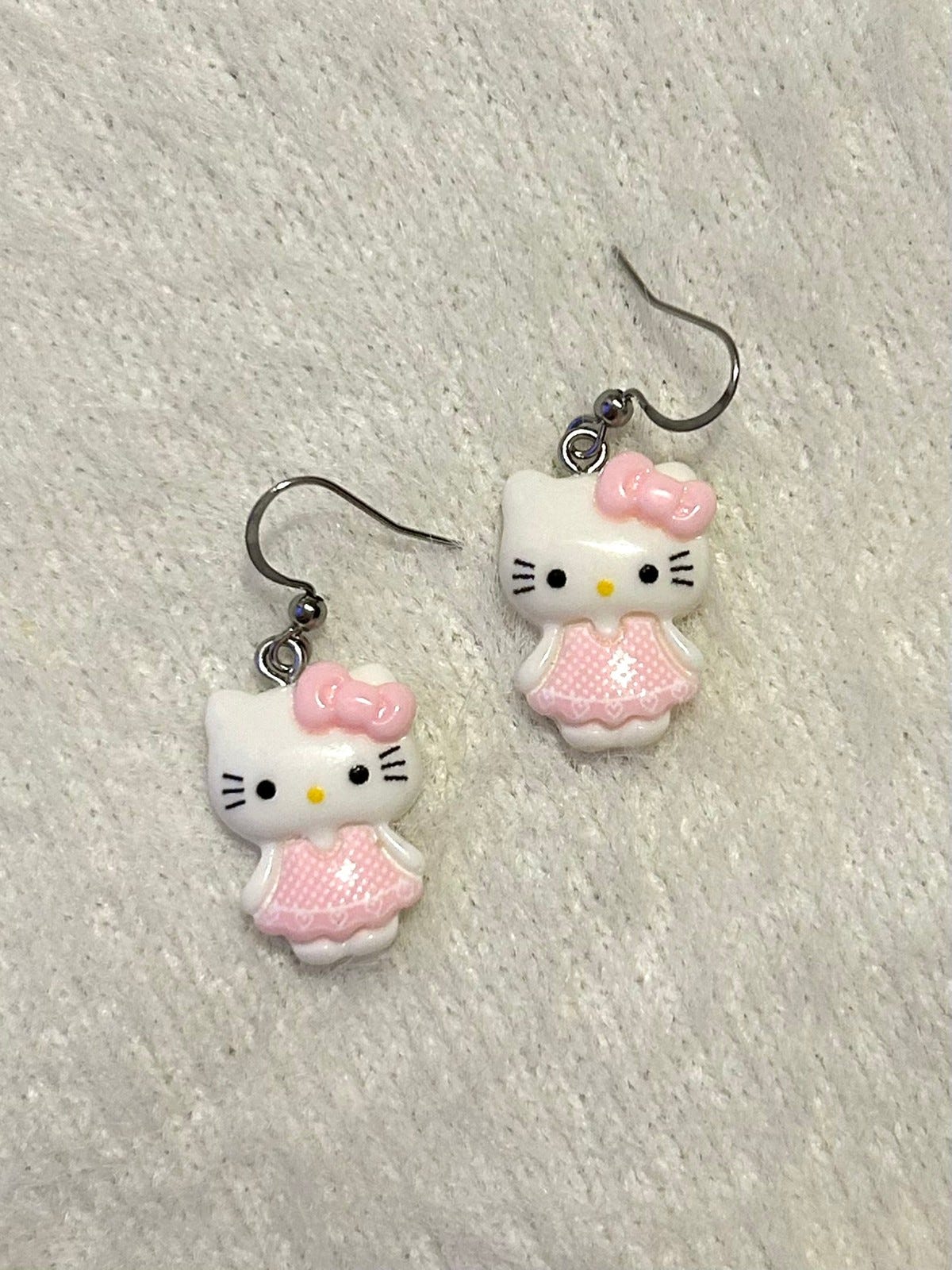Hello Kitty-korvakorut | Tori