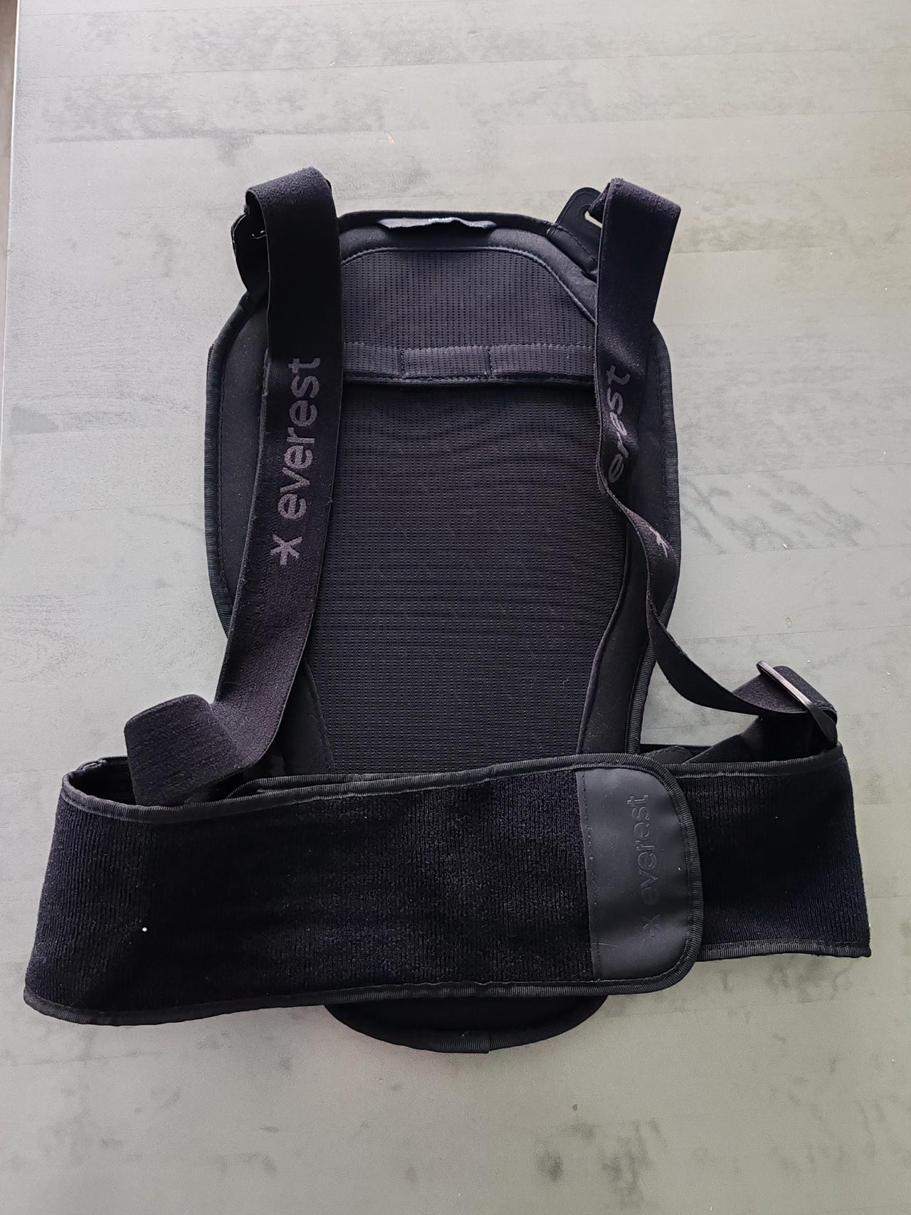 Everest selkäpanssari 148-164 | Tori