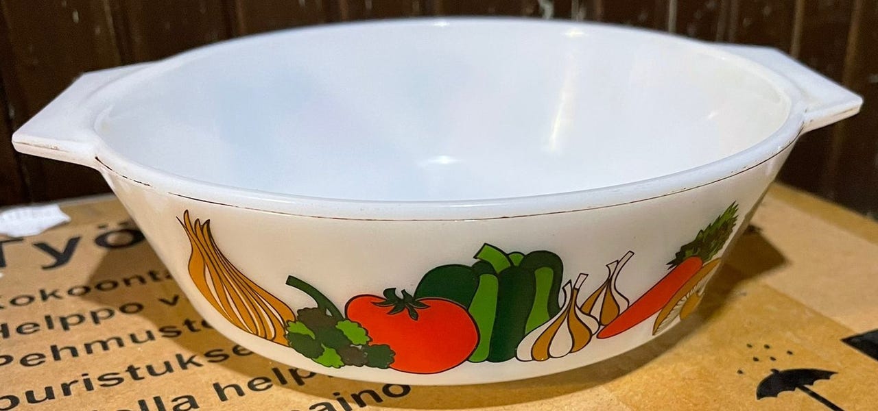 Pyrex vuoka vihannekset teemana uunivuoka Englanti England | Tori
